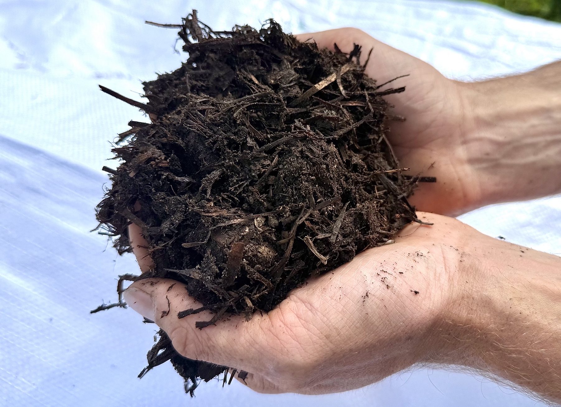 Well Rotted Farmyard Manure 800L | Mole Valley Topsoil